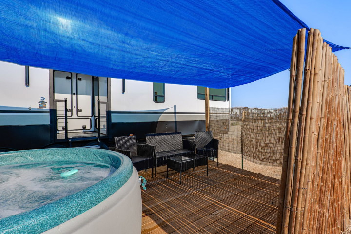 Hot Tub, Picnic Area: Rv Stay In Carlsbad - Carlsbad, NM
