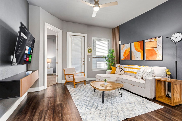 Luxe Flat W/ Pool & Free Parkingwalk To Riverwalk - サン・アントニオ, TX
