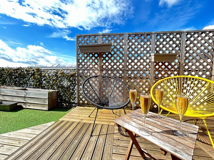 Rooftop 6 People, 2 Bathrooms With Terrace - Reims