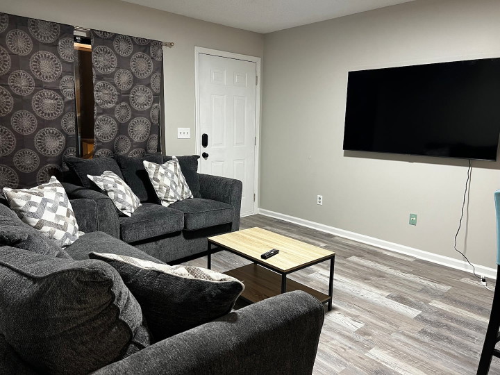Home Away From Home Condominium In High Point - High Point, NC