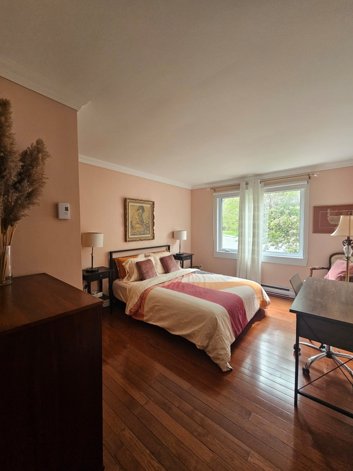 Contemporary 2 Bedroom Apartment In Vieux-nord - Sherbrooke