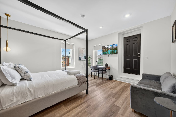The Columbus Hotel | The Balcony Suite | 52-201 - Middletown, NY