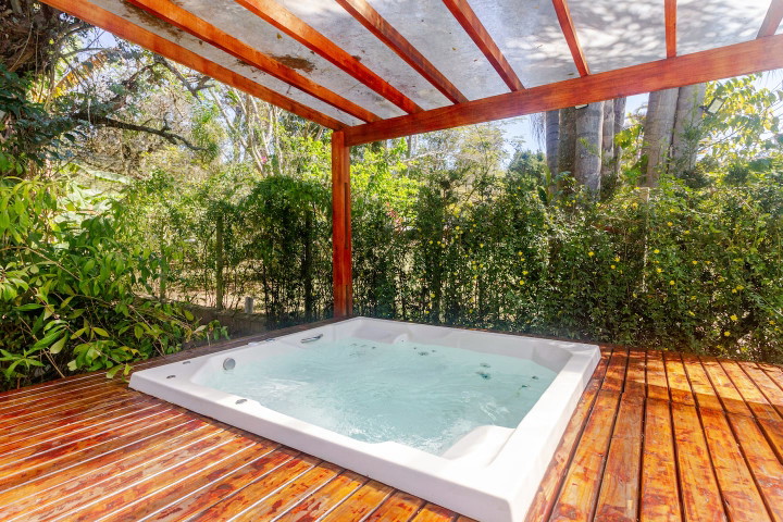 Casa Inteira Com Piscina + Jacuzzi Em Ibiúna - Ibiúna