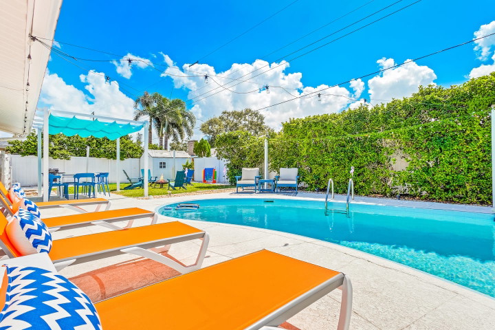 Private Oasis W/ Heated Saltwater Pool & Hot Tub - Bradenton, FL