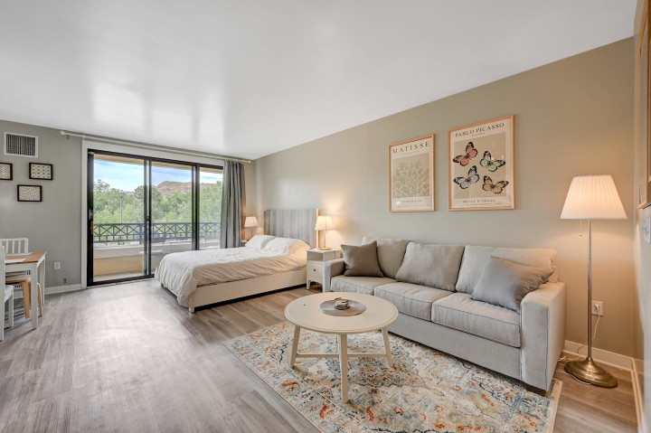 Lake Las Vegas. *New* Modern Studio + Pool & Lake! - Henderson, NV