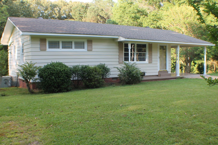 Screen Porch Cottage - Corinth, MS