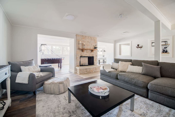 6 Br Hill Country Farmhouse Estate W/hot Tub&games - Fredericksburg, TX