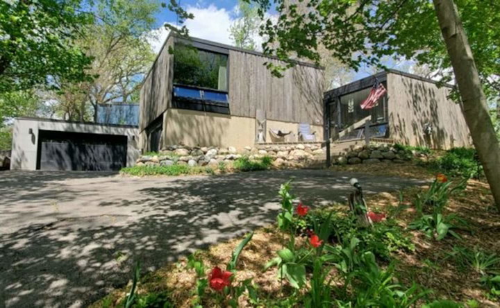 The Glass Treehouse - Elgin, IL
