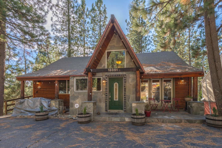 The Deck At Donner * Pet Friendly - Truckee, CA