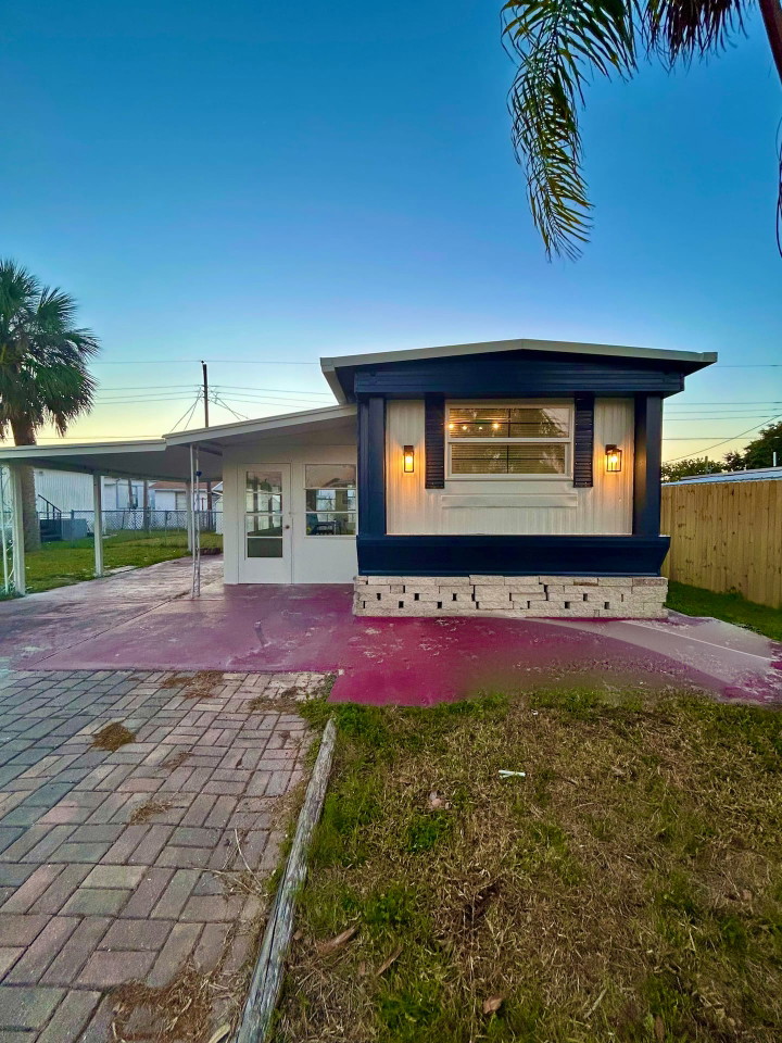 Cozy House - 2beds/1 Bath - Tarpon Springs, FL