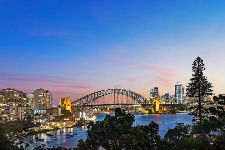 Spectacular Harbour Bridge Views From Lavender Bay - Crows Nest
