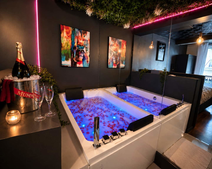 Champs-elysées Loveroom & Spa - Meudon