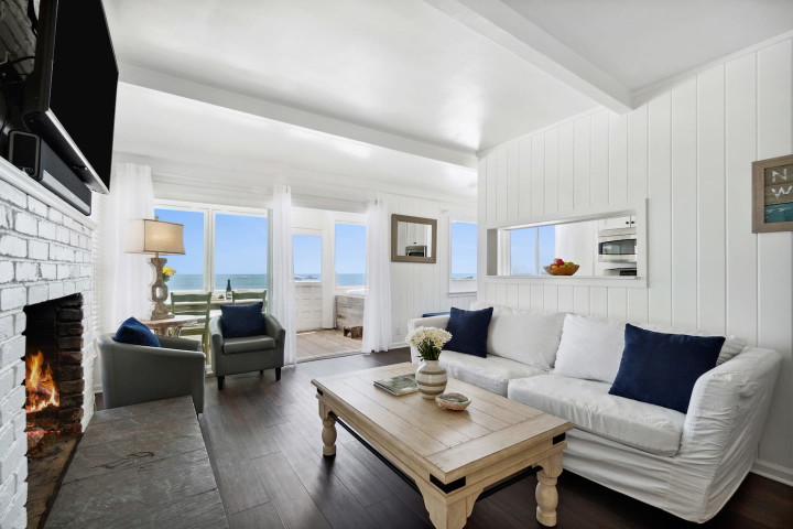 Malibu, Carbon Beach - Oceanfront Suite Seven - Malibu, CA