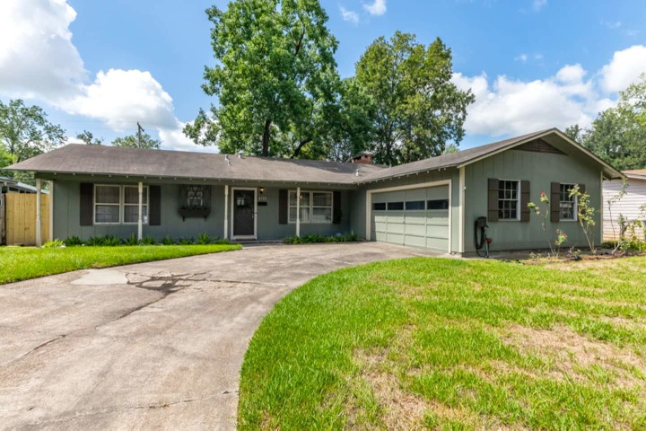Peaceful Botanical 3 Bedroom, 2 Bath Retreat - Beaumont, TX