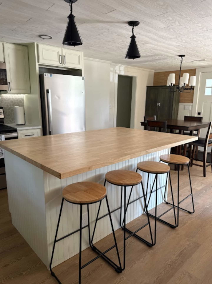The Ashby House | Your Home Away From Home - Midland, MI