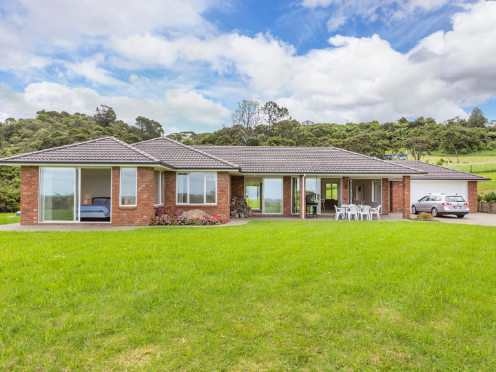 Matakana Views - Matakana Holiday Home - Warkworth
