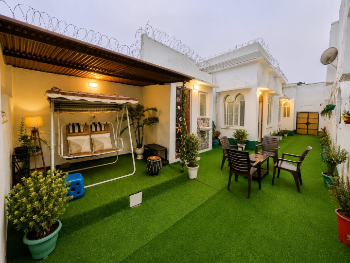Stay By Kanha | 2-bedroom Home Near Janmabhoomi - Mathura