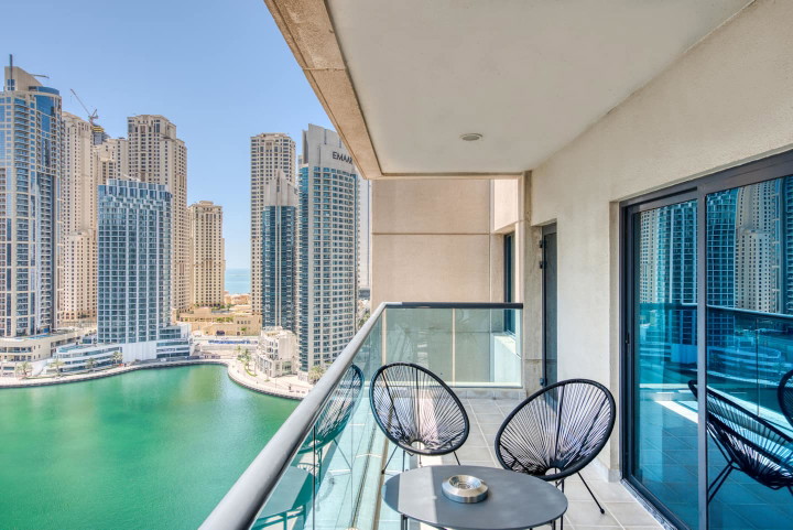 Fresh Two Bedroom Marina Apartment - Dubai