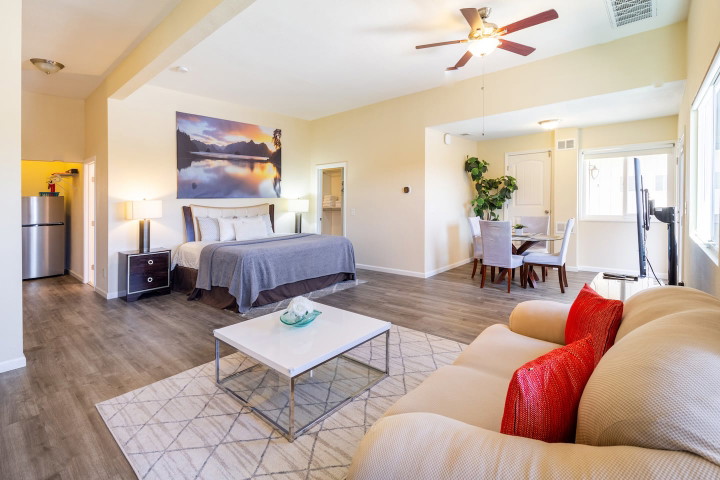 Private Spacious Gated Home: Spa & Mountain View - Escondido, CA