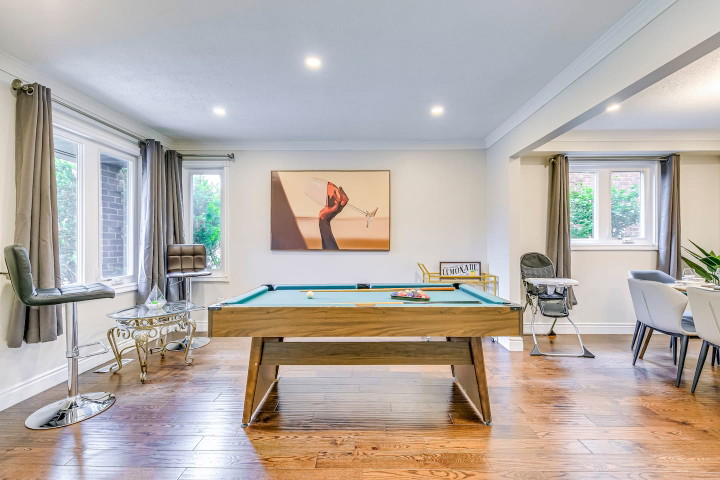 Big 7 Bed Home W/ Pool Table & Bbq Near Airport - Brampton