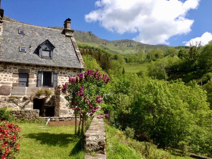 Lovely Tiny Felgeadou House - Auvergne