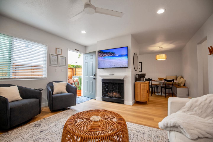 Cozy Condo-walk To Beach-bikes-bbq-downtown - Huntington Beach, CA