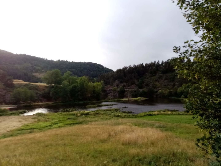 Charmant Gîte En Bord De Rivière. - Saugues
