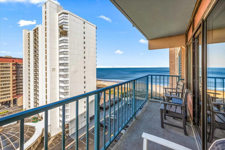 Beachfront,beach/bay Views,steps To Beach,indoorpool,elevator,gym,sauna,game Room,tennis - Ocean City, MD