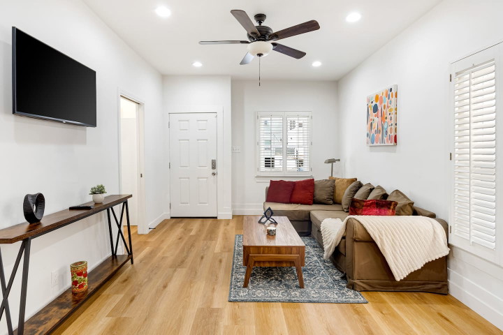 Lovely Pasadena Bungalow - Pasadena, CA