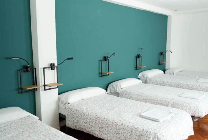 Hostel Rua 35 Habitacion Quintuple 5 Camas - León, Spain