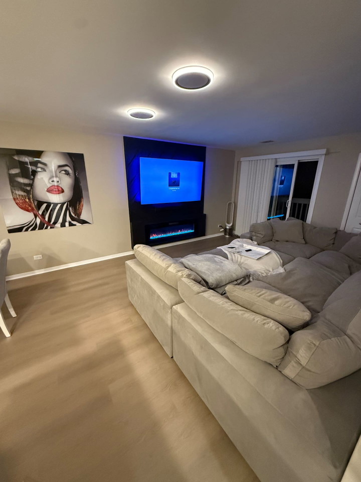 Stunning, Modern, Remodeled 2 Bedroom Condo - Chicago, IL