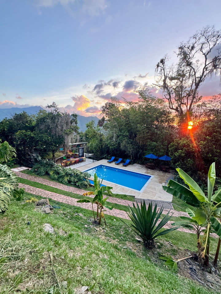 Beautiful Spacious Mountain Estate With Swimming Pool - Pacho