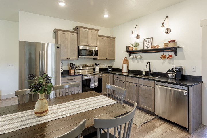 The Hamilton Two Bedroom With Mountain Views 139b - Hamilton, MT