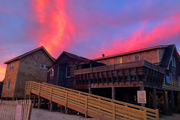 Old Nags Head Surf Bungalow Oceanfront - Manteo, NC