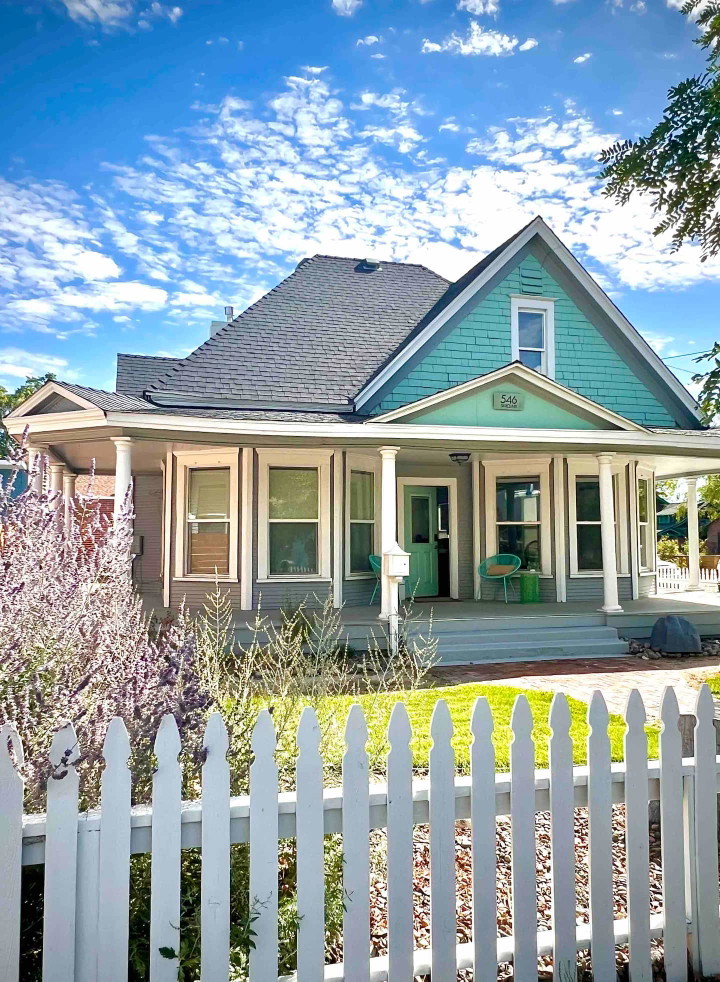 Midtown Bungalow  2 Bedrooms + Parking  Dogs Ok - Reno, NV
