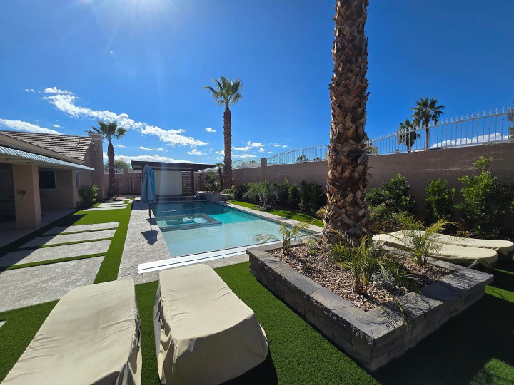 Beautiful Poolside Casita W/ Private Access - Las Vegas, NV