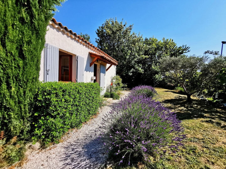 Gîte Provençal Tout Confort Avec Parking - Velaux