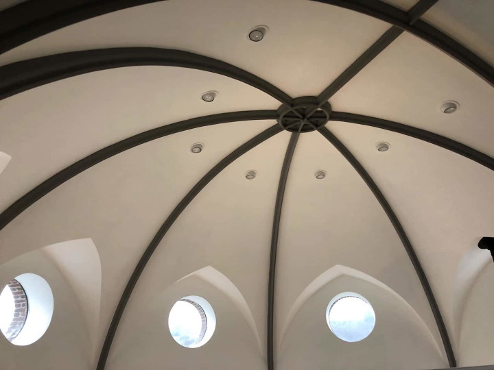 Chapelle Au Milieu Dun Couvent Dans La Verdure - Namur