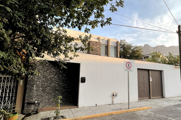 House With Large Garden/barbecue/garage/invoice Provided - Mexico