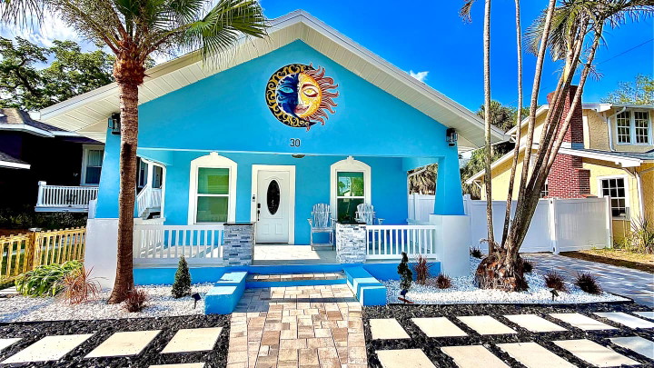 Stylish 2brhome Hot Tub Minutes To Springs/beaches - Tarpon Springs, FL