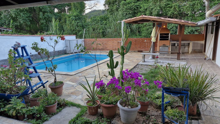 Casa Do Grego Com Piscina
Penedo-rj - Itatiaia