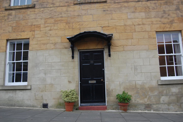 Town Centre Listed Property & Parking. - Alnwick