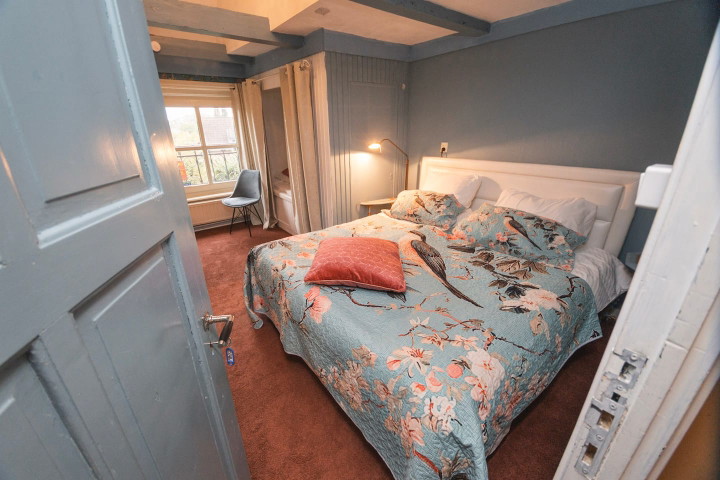 Experience The Betuwe In 'Schenkhuys' Blue Room - Wageningen