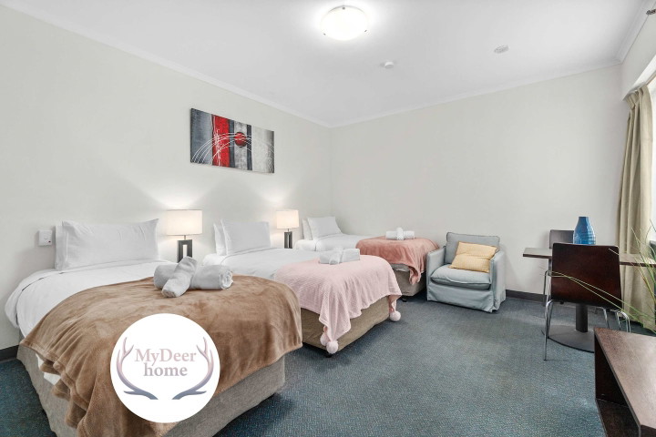 Adelaide City Gem: Cbd Retreat With Triple Singles - Adelaide Entertainment Centre
