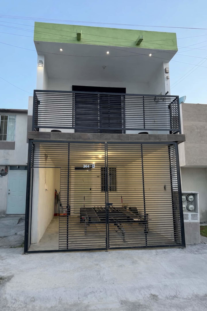 House On A Private Development Opposite A Park, 2 Bedrooms. - Nuevo Leon
