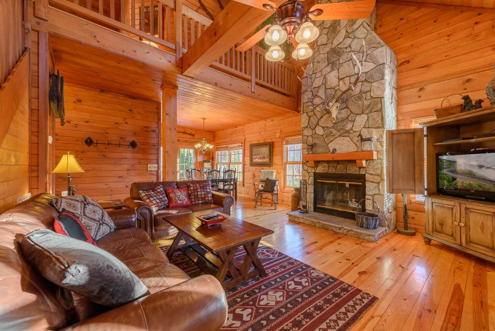 Spacious Log Cabin With Hot Tub - Blowing Rock, NC
