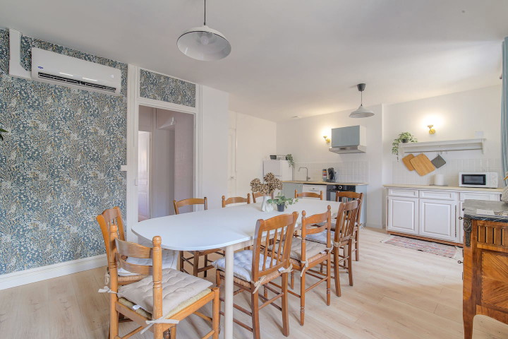 La Terrasse Air-conditioned Gîte: Sleeps 11 - Ambérieu-en-Bugey