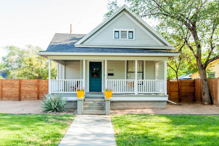 Gray Gables: Central Victorian With Romantic Flair - Grand Junction, CO