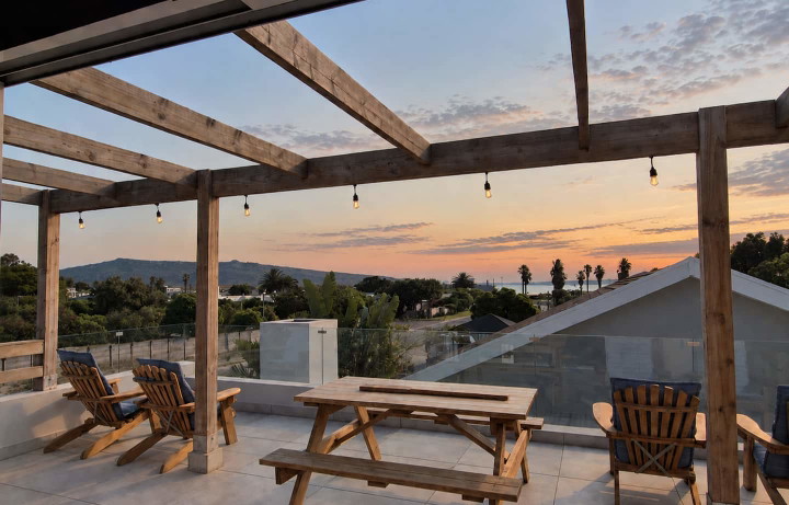 Surf's Up Langebaan | Views & Hot Tub - 
