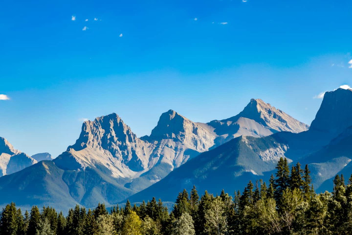 Gateway Suites: Rocky Mountains Stay For 4 Guests - Banff